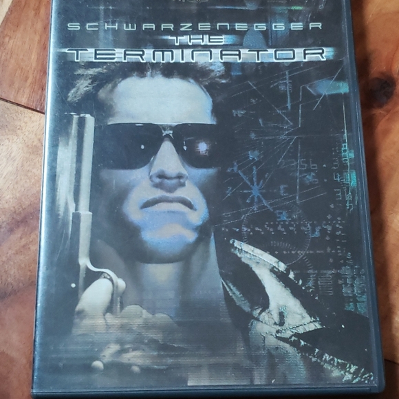 Media | New Sealed Terminator 2 Dvd | Poshmark